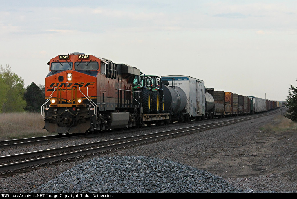 BNSF 6745